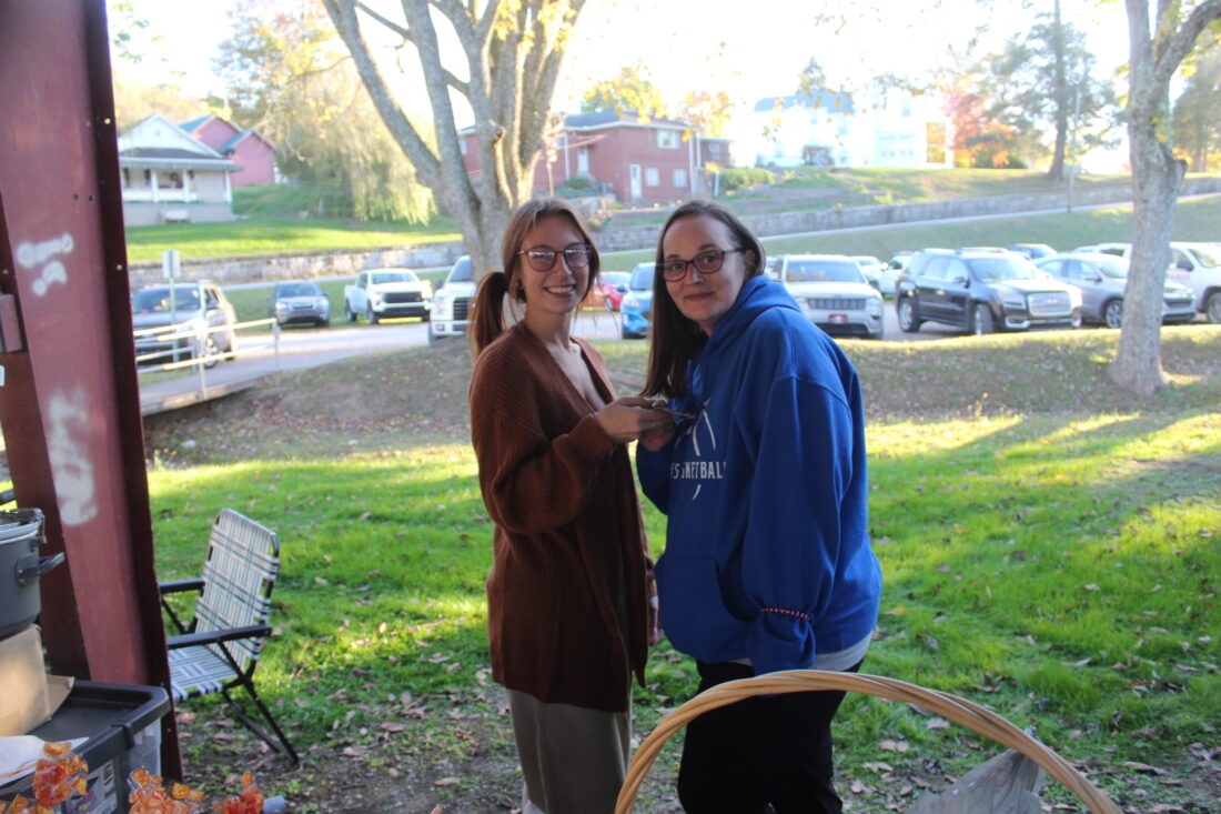 Local Famers Market Fall Fest Drew Large Crowds | News, Sports, Jobs ...